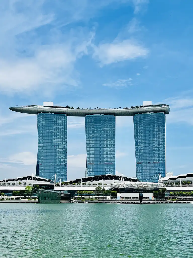 Free Walking Tour Singapore - Marina Bay Promenade - Bearey Sunny Tales